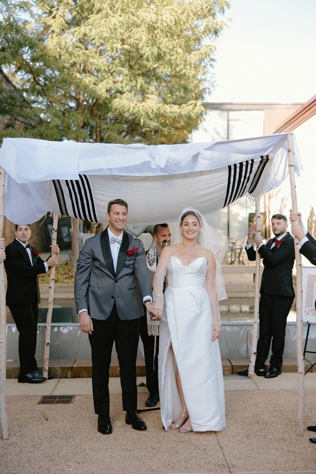 Jamie & Brett's Trendy Art Museum Wedding - Catering By Design ...